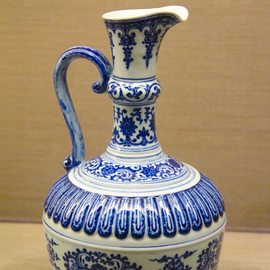 Pottery & Porcelain – Collector Bookstore